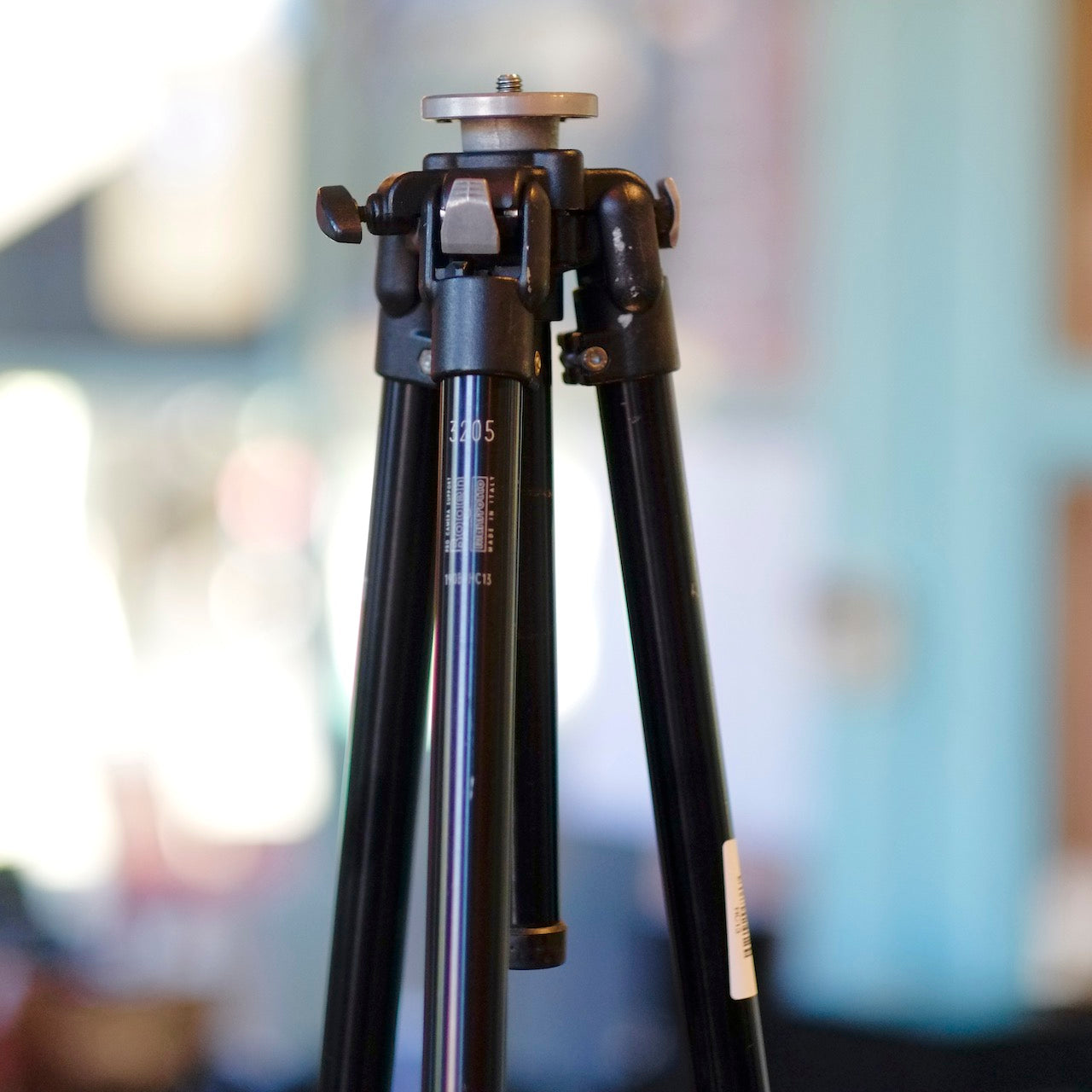 Bogen 3205 (AKA Manfrotto 190B) – Camera Traders