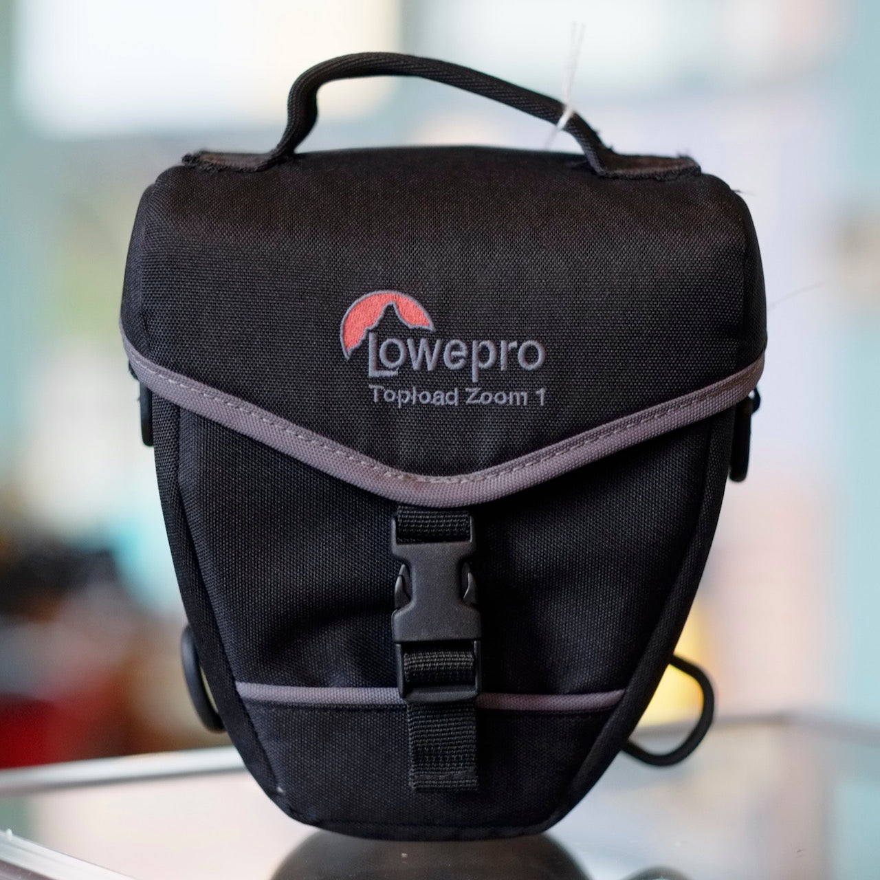 Lowepro Topload Zoom 1 – Camera Traders