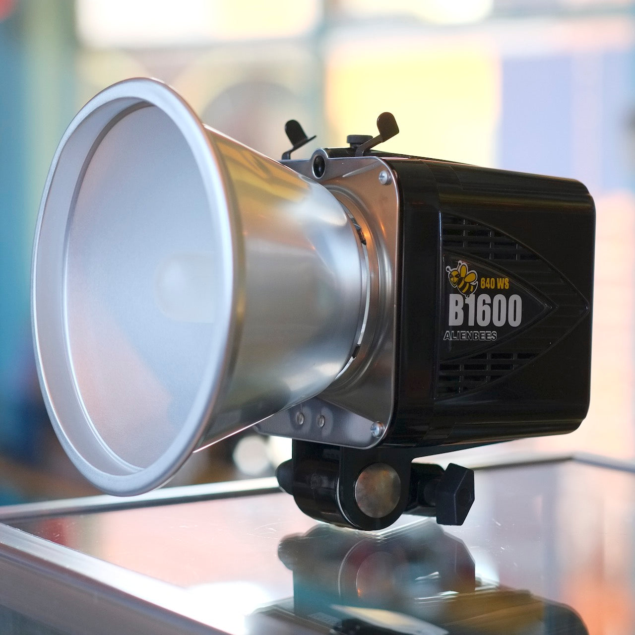 Alien Bees B1600 – Camera Traders