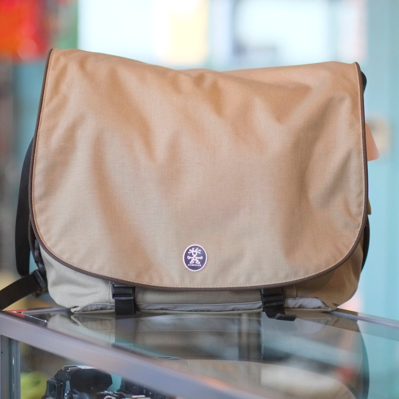 Crumpler Six Hundred Daily XL – Camera Traders