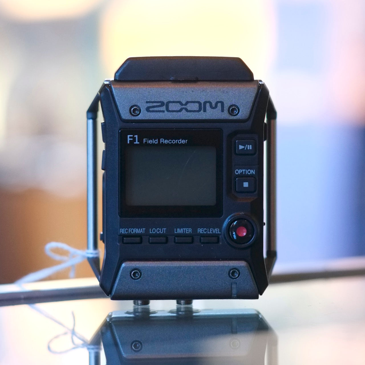 Zoom F1-LP w/ lavalier microphone – Camera Traders