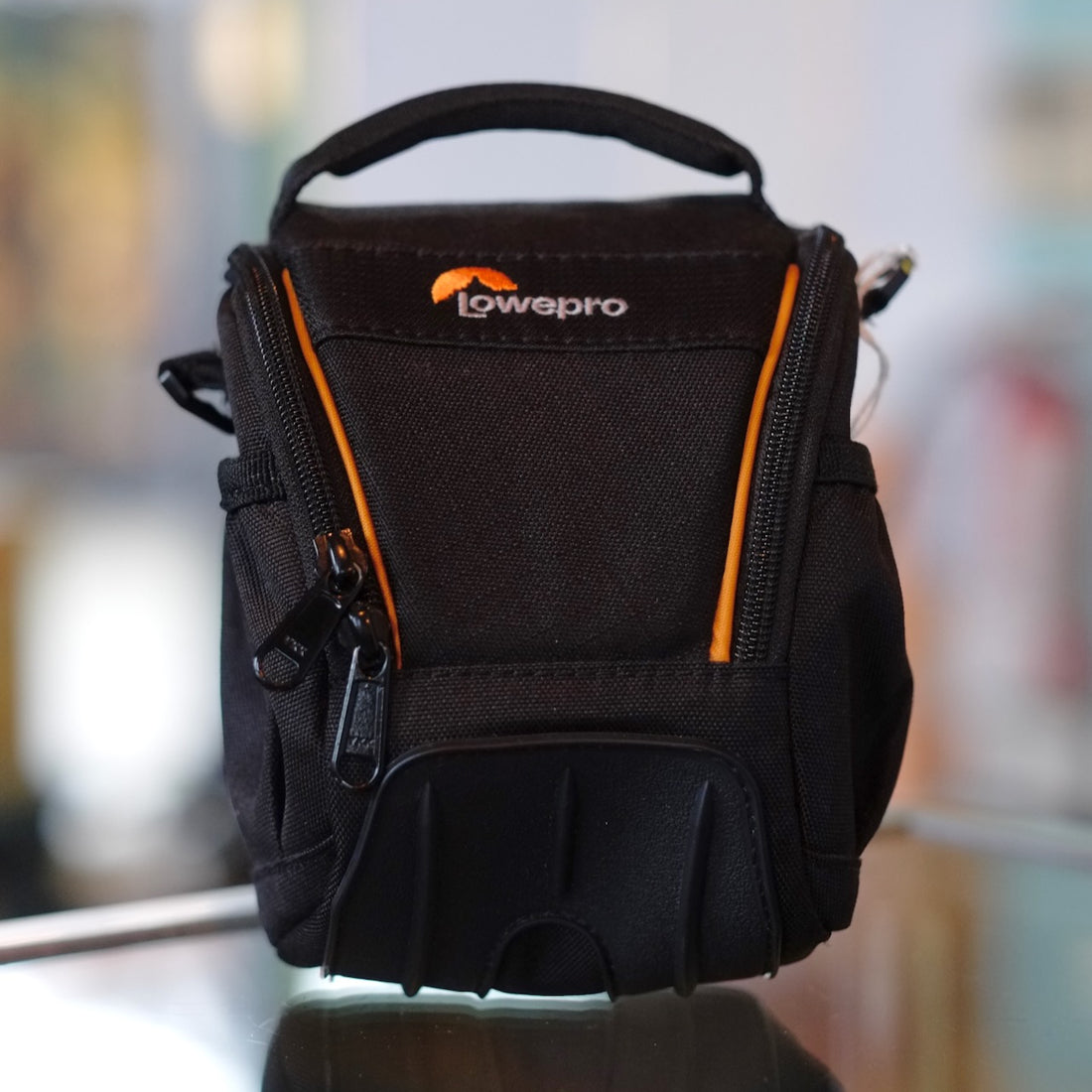 Lowepro Adventura SH 100 II – Camera Traders