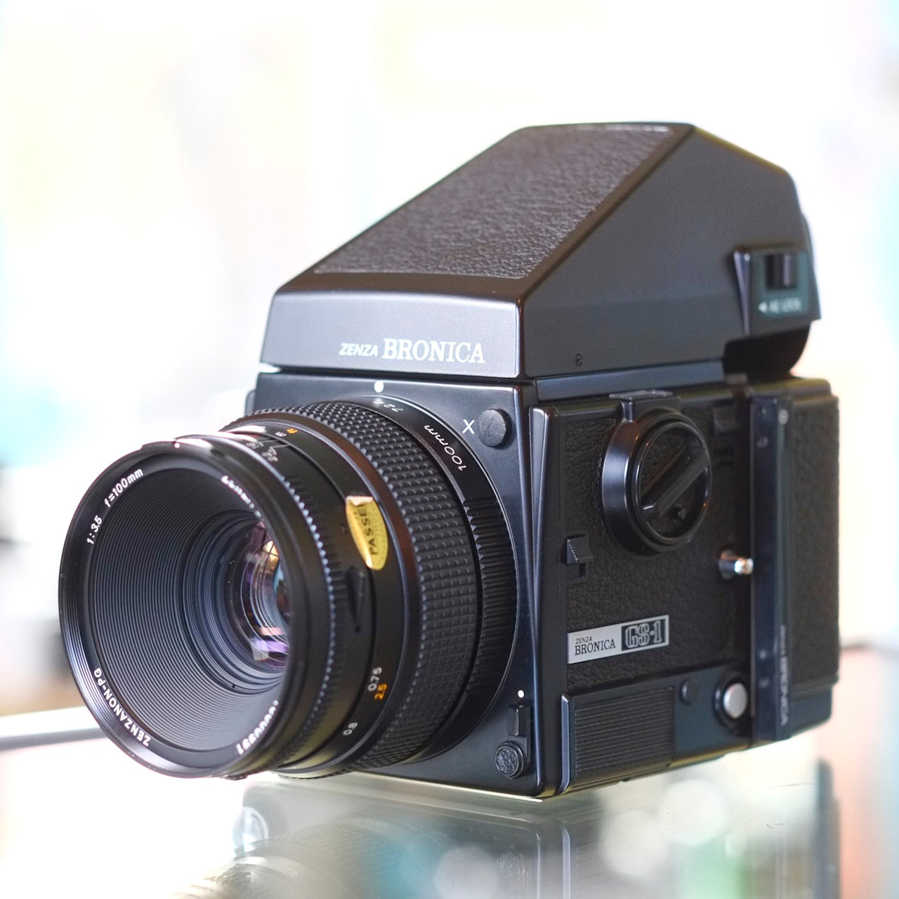 Bronica GS-1 with 100mm f3.5 Zenzanon-PG & 6x4.5 back – Camera Traders